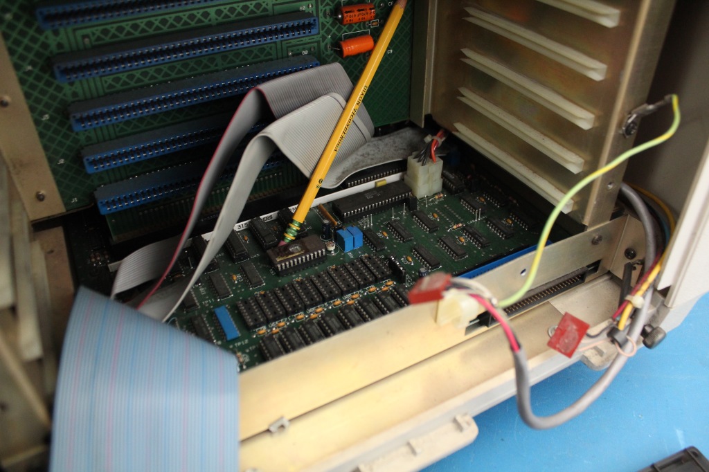 Tandy 6000 Card Cage – Mark's Tech Journal