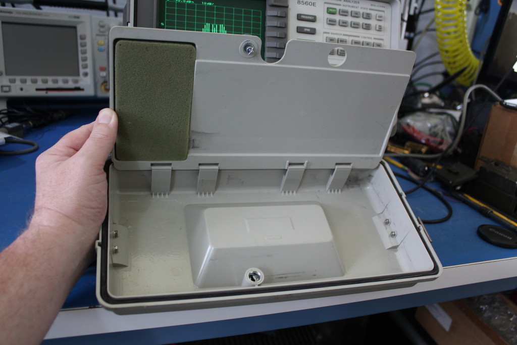 HP 8560E Spectrum Analyzer – Mark's Tech Journal